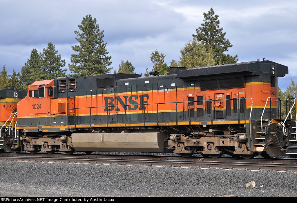 BNSF 1024